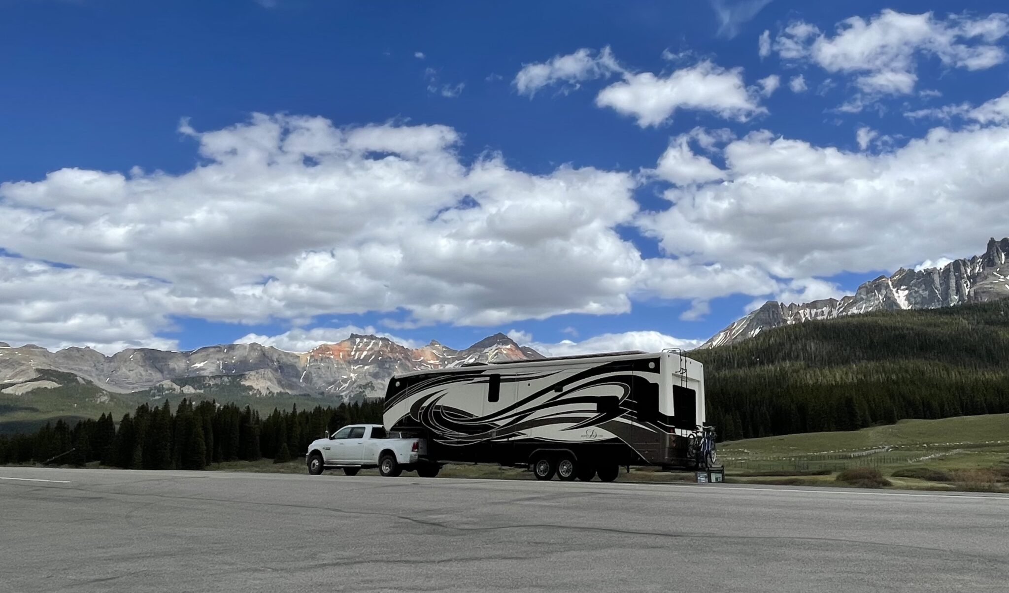 The RVer's Guide To The Types of Fifth Wheel Hitches