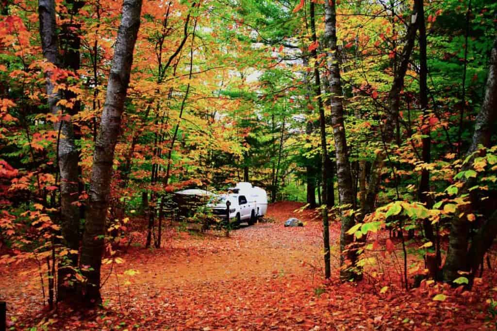 20+ Charming Fall RV Destinations & Roadtrips in the USA